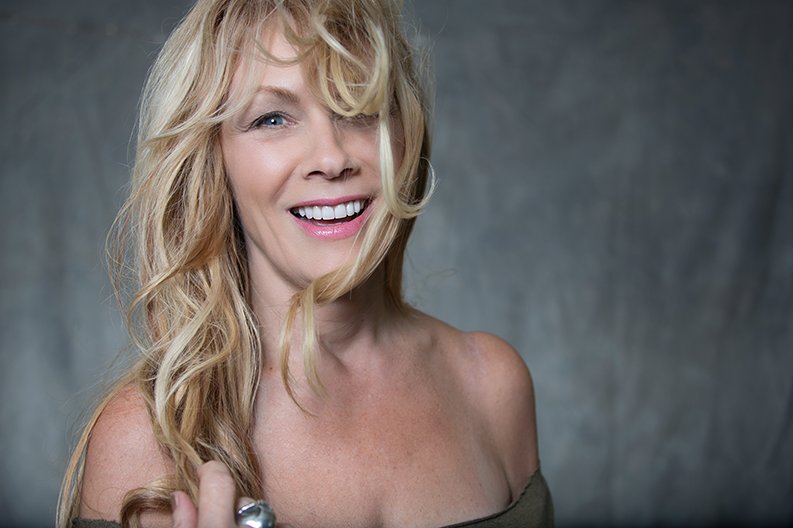 Nancy Wilson vydává sólový debut | Rádio BEAT: První bigbít u nás