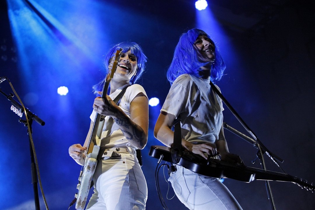 Kapela Larkin Poe v Praze slavila Halloween | Rádio BEAT: První bigbít ...