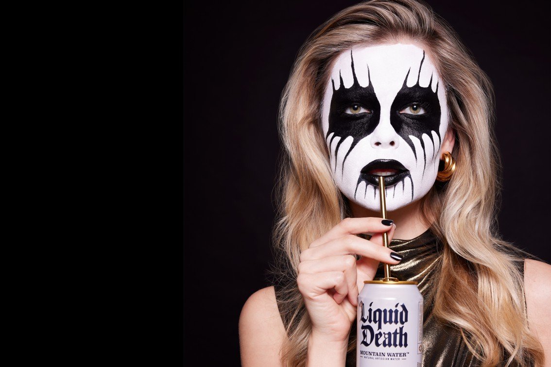 Novinka pro dospívající dívky | Rádio BEAT: První bigbít u nás