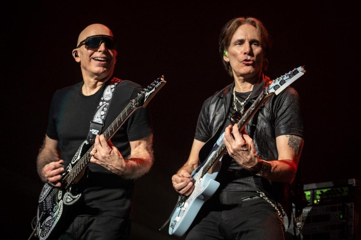 20.7.2025 Joe Satriani a Steve Vai - Praha, Forum Karlín | Rádio BEAT ...