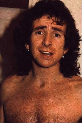 BON SCOTT Z AC/DC V NOVÉM FILMU MELA GIBSONA | Rádio BEAT: První bigbít ...